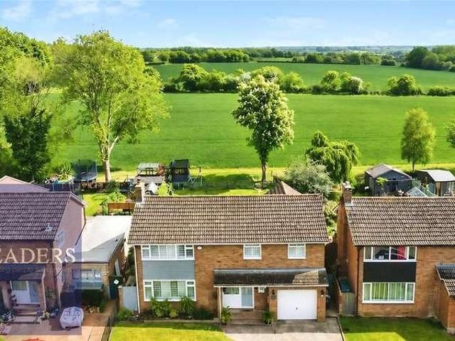 4 bed house for sale