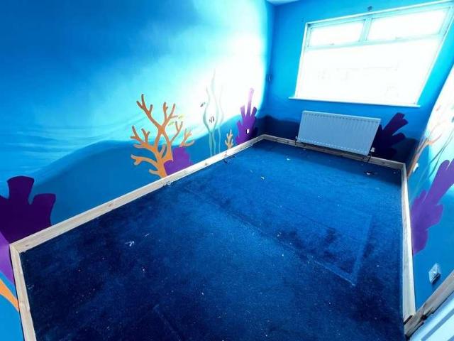 4 bed house for sale