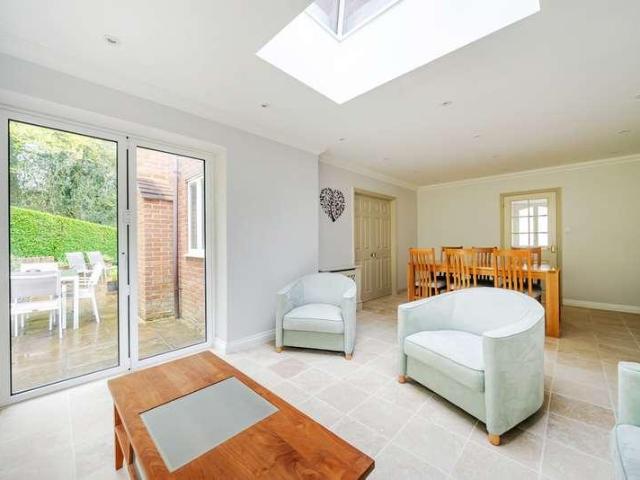 4 bed house for sale