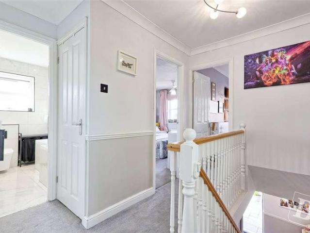 4 bed house for sale