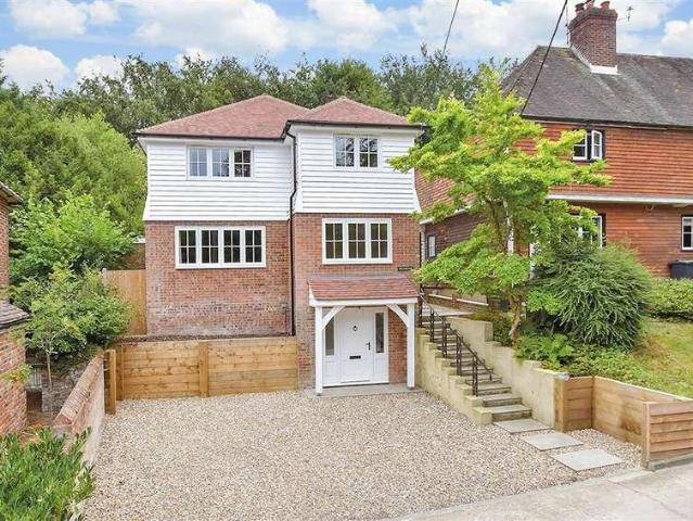 4 bed house for sale