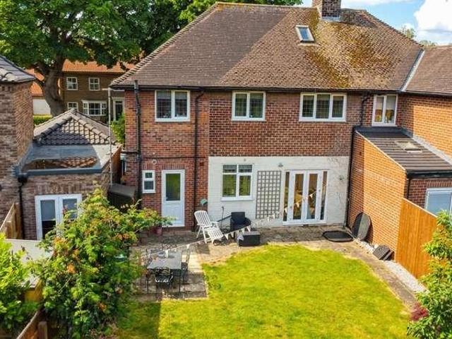4 bed house for sale