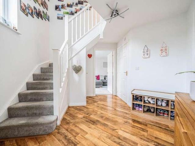 4 bed house for sale