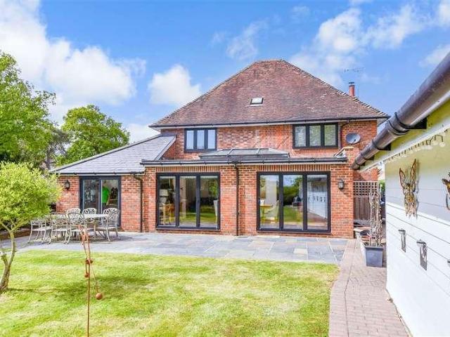 4 bed house for sale