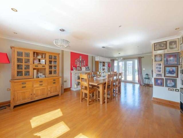 4 bed house for sale
