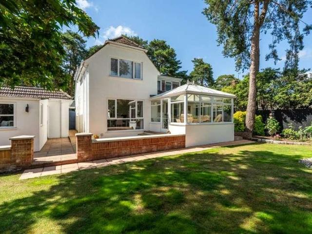4 bed house for sale