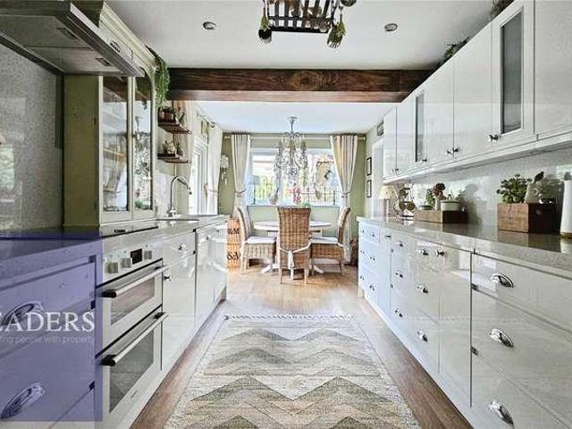 4 bed house for sale