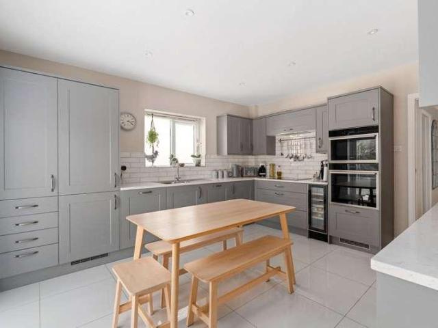 4 bed house for sale