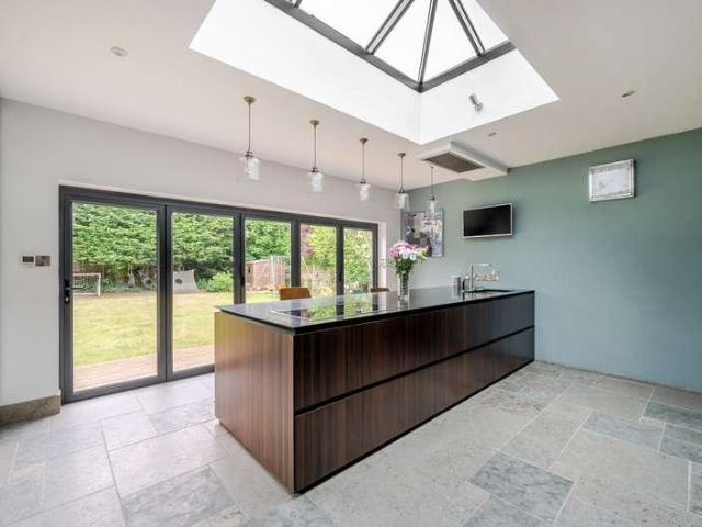4 bed house for sale
