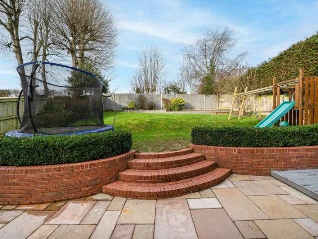4 bed house for sale