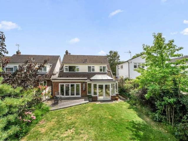 4 bed house for sale