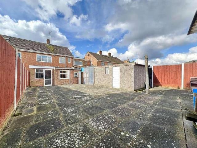 4 bed house for sale