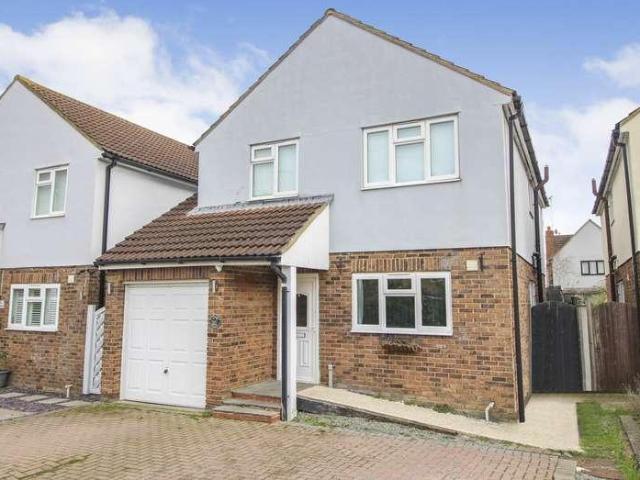 4 bed house for sale in Garden Close, CM3, Chelmsford