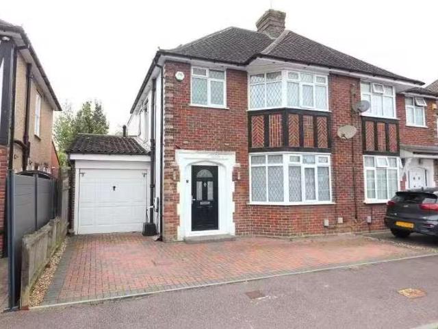 4 bed house for sale in Rosslyn Crescent, LU3, Luton