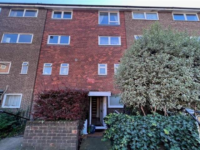 4 bed House For rent
