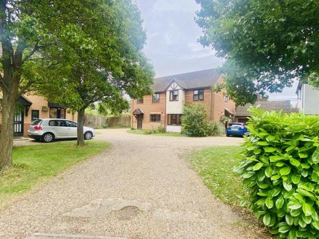 4 Bed House, Hopkins Cs, Cambridge, CB4 4 bed semi detached house to rent £2,400 pcm £554 pw