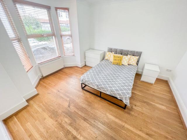 4 Bed house ideal for Students