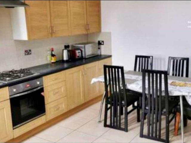 4 Bed House Share | Rear Yard | Normanton Room 2