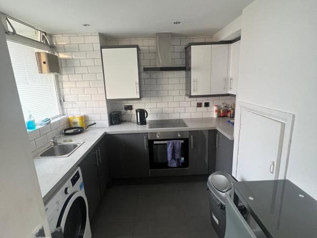 4 Bed in Whitechapel Via Bethnal Green to Rent