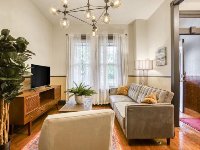 4 bed in Columbia Heights on a flexible lease