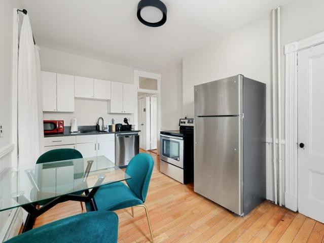4 bed in Roxbury on a flexible lease