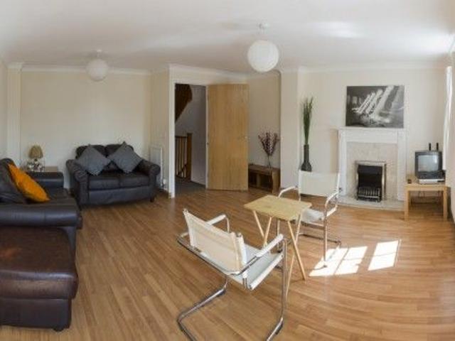 4 BED KINGFISHER WAY