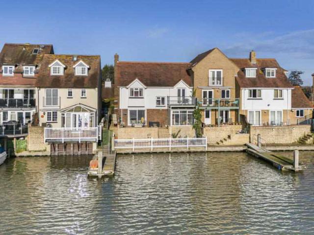 4 Bed, Link Detached House, North Quay, Abingdon, OX14 [INVESTMENT PROPERTY]