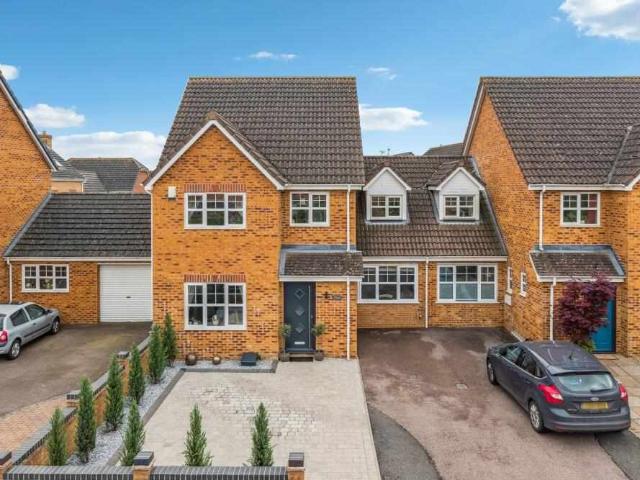 4 Bed, Link Detached House, Station Close, Henlow, SG16 [INVESTMENT PROPERTY]