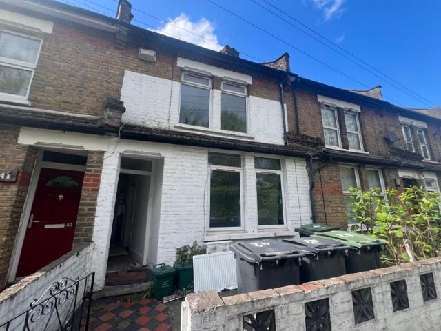 4 Bed Lovely House, White Hart Lane/Tottenham