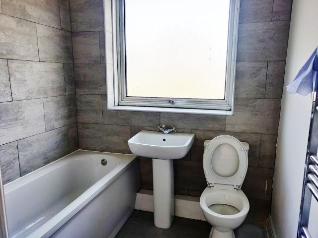 4 Bed Maisonette, New Court, UB5