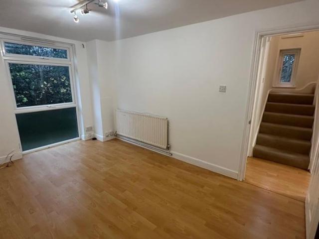 4 Bed Maisonette, Rocklands, N3