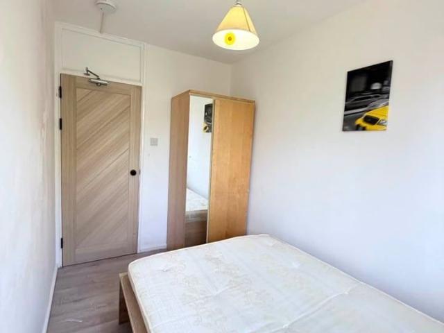 4 Bed Maisonette, Smythe St, E14