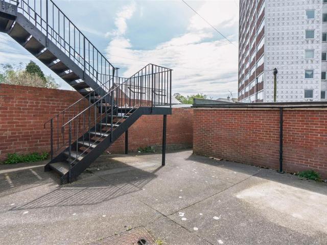4 bed maisonette to rent in Claremont Road, Newcastle Upon Tyne, NE2
