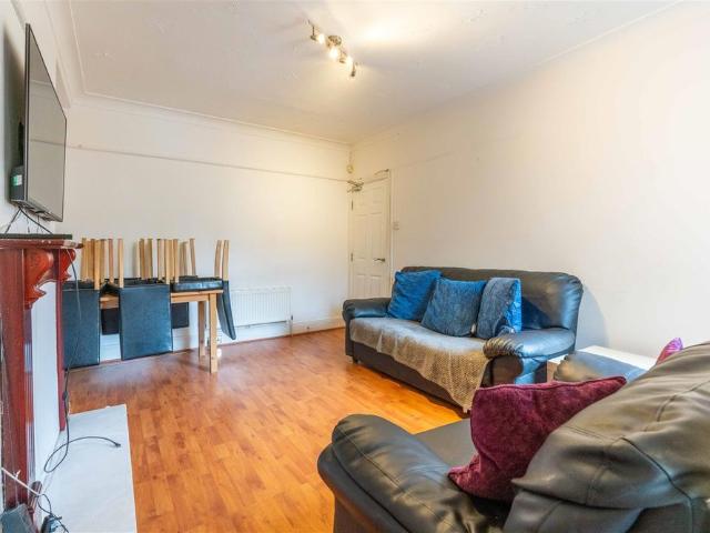 4 bed maisonette to rent in Brandon Grove, Sandyford, NE2