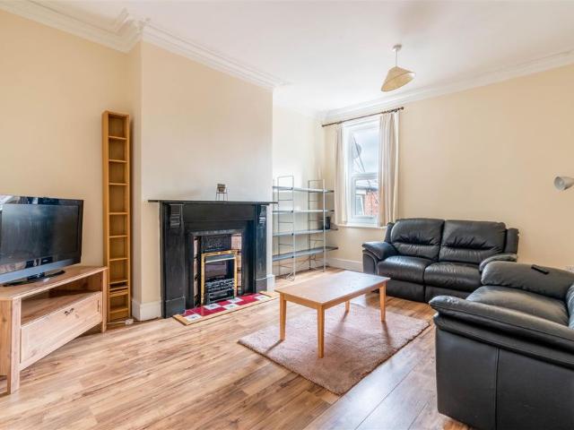 4 bed maisonette to rent in Rothbury Terrace, Newcastle Upon Tyne, NE6