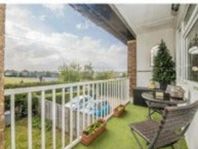 4 Bed Maisonette with garden, Lewis Road, NN15