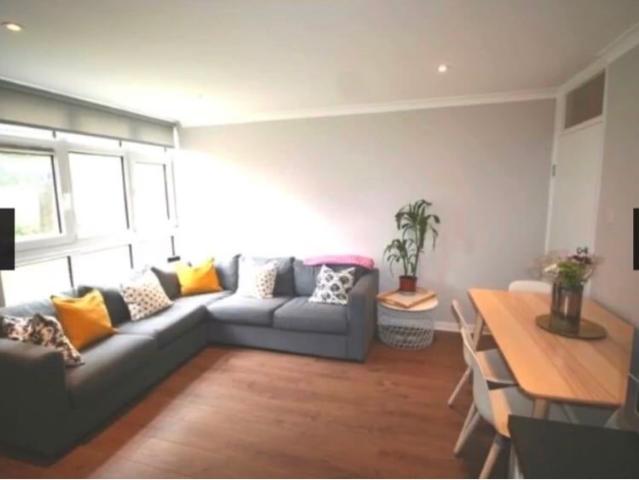 4 Bed Maisonette, Woking Close, SW15
