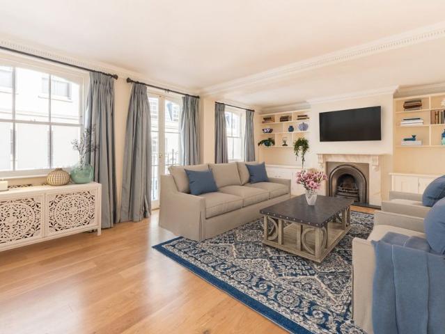 4 Bed Mews House To Rent