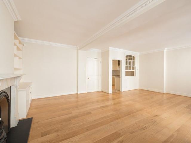4 Bed Mews House To Rent