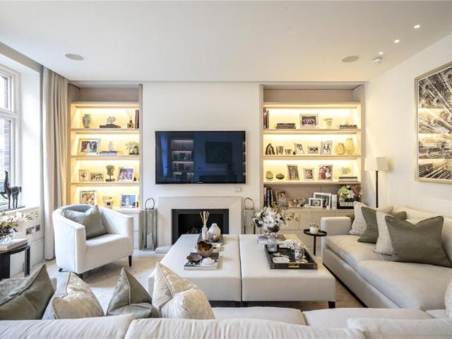 4 bed Mews to rent in Paddington Westminster, W1K, from Chestertons Estate Agents Mayfair Lettings. 35127