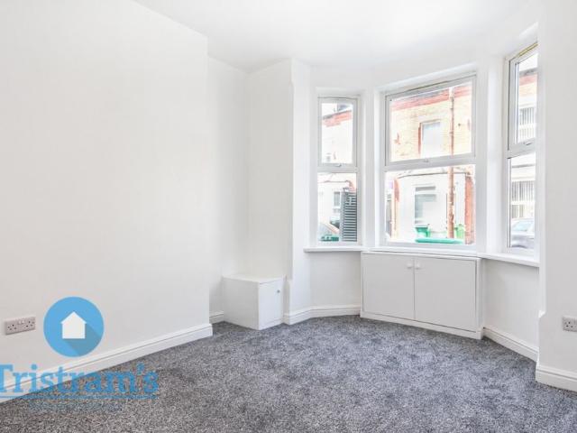 4 bed Mid Terraced House for Rent