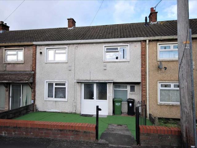 4 bed Mid Terraced House to rent in Filton Gloucestershire, BS34, from Flatline Letting and Property Management Clifton. 34066