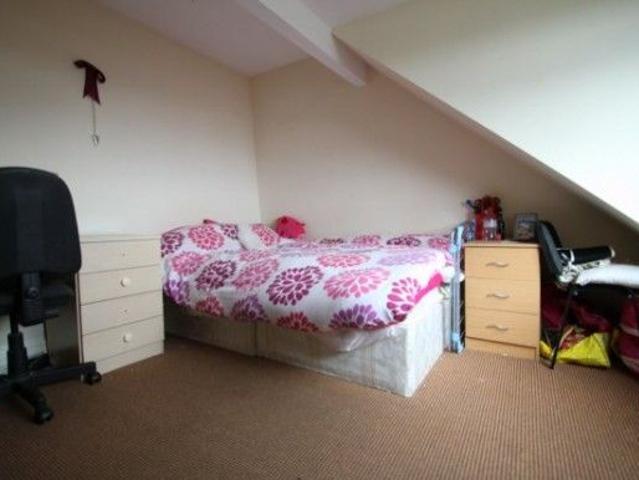 4 Bed Outstanding 4 Bed Property, Crookes