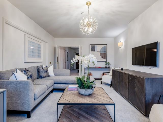 4 bed flat to rent Park Road, St. Johns Wood NW8
