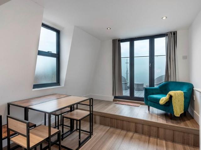 4 Bed Penthouse, Tooting, SW17