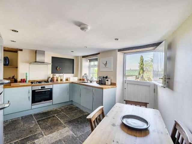 4 bed property for sale