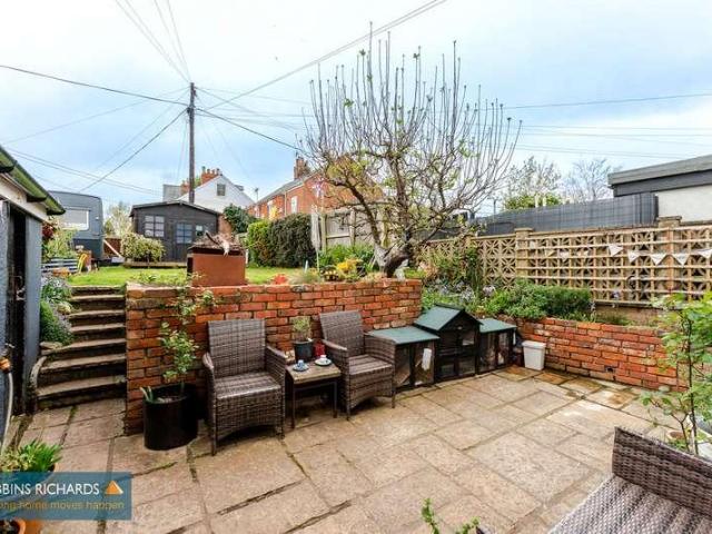 4 bed property for sale