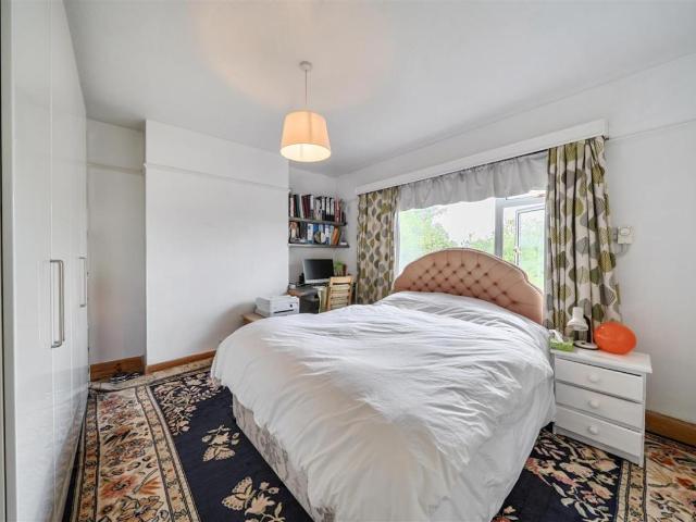 4 bed property for sale