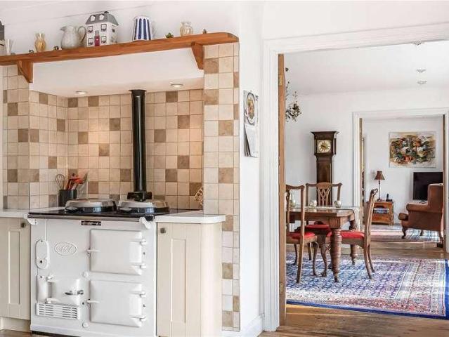 4 bed property for sale