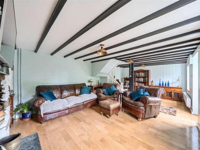4 bed property for sale